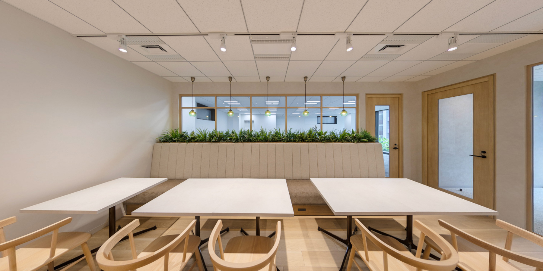 【水道橋BUSINESS CUBE(水道橋ビジネスキューブ)】働きやすさと省エネを両立した自然派オフィス｜BUILMILL(ビルミル)