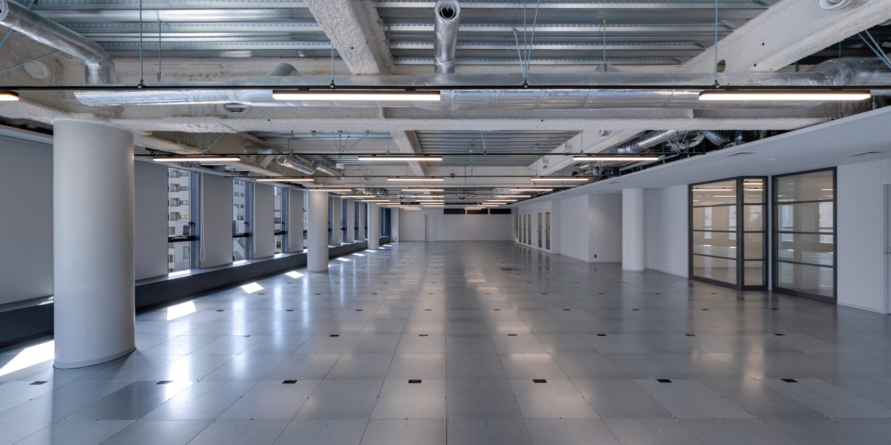 【銀座PREX East】軽やかなオフィス移転を現実にするHalfSetupオフィス｜BUILMILL(ビルミル)