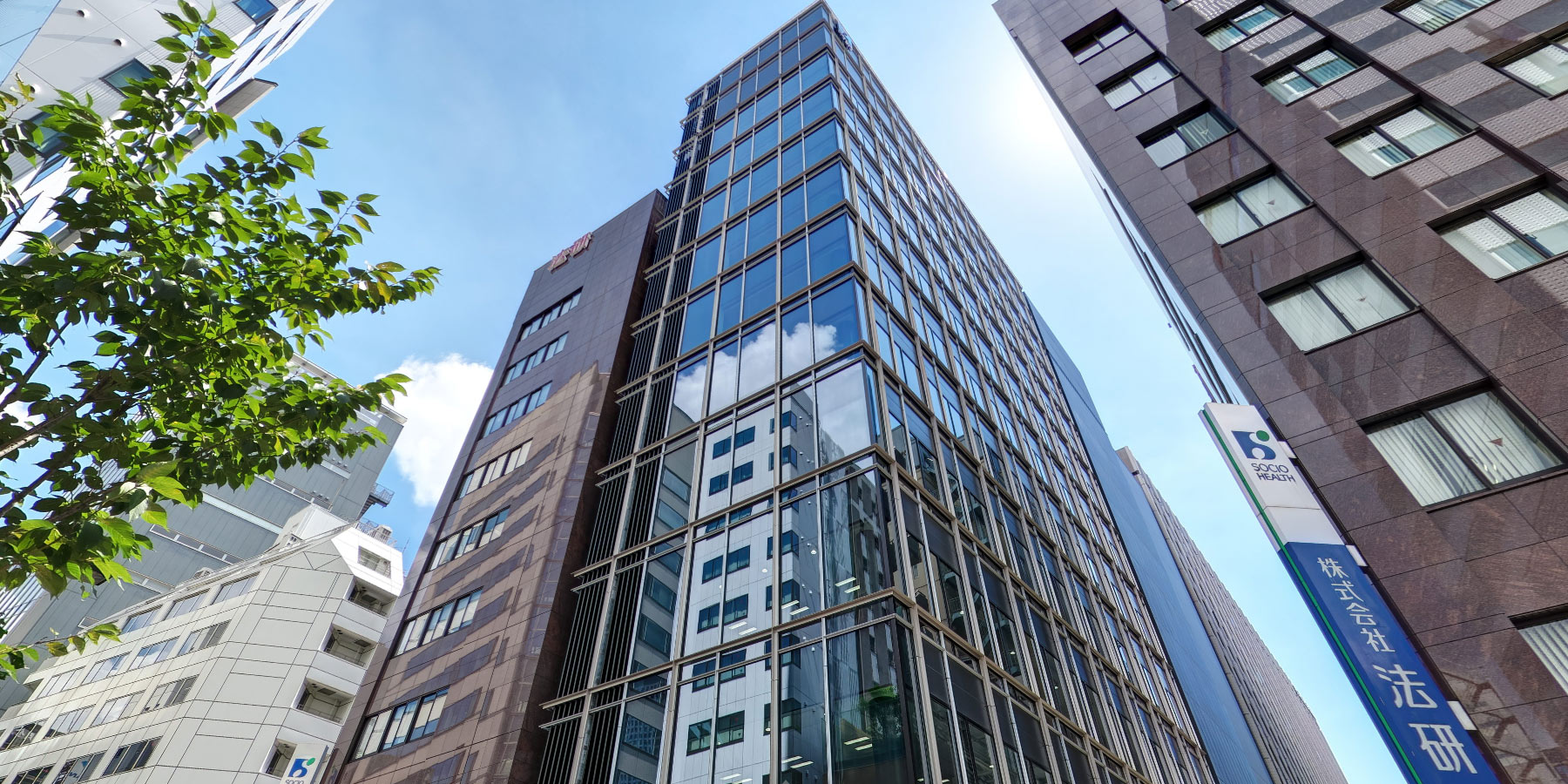 【ヒューリック銀座一丁目ビル】日本一地価の高い場所で世界と繋がるビジネスを｜BUILMILL(ビルミル)