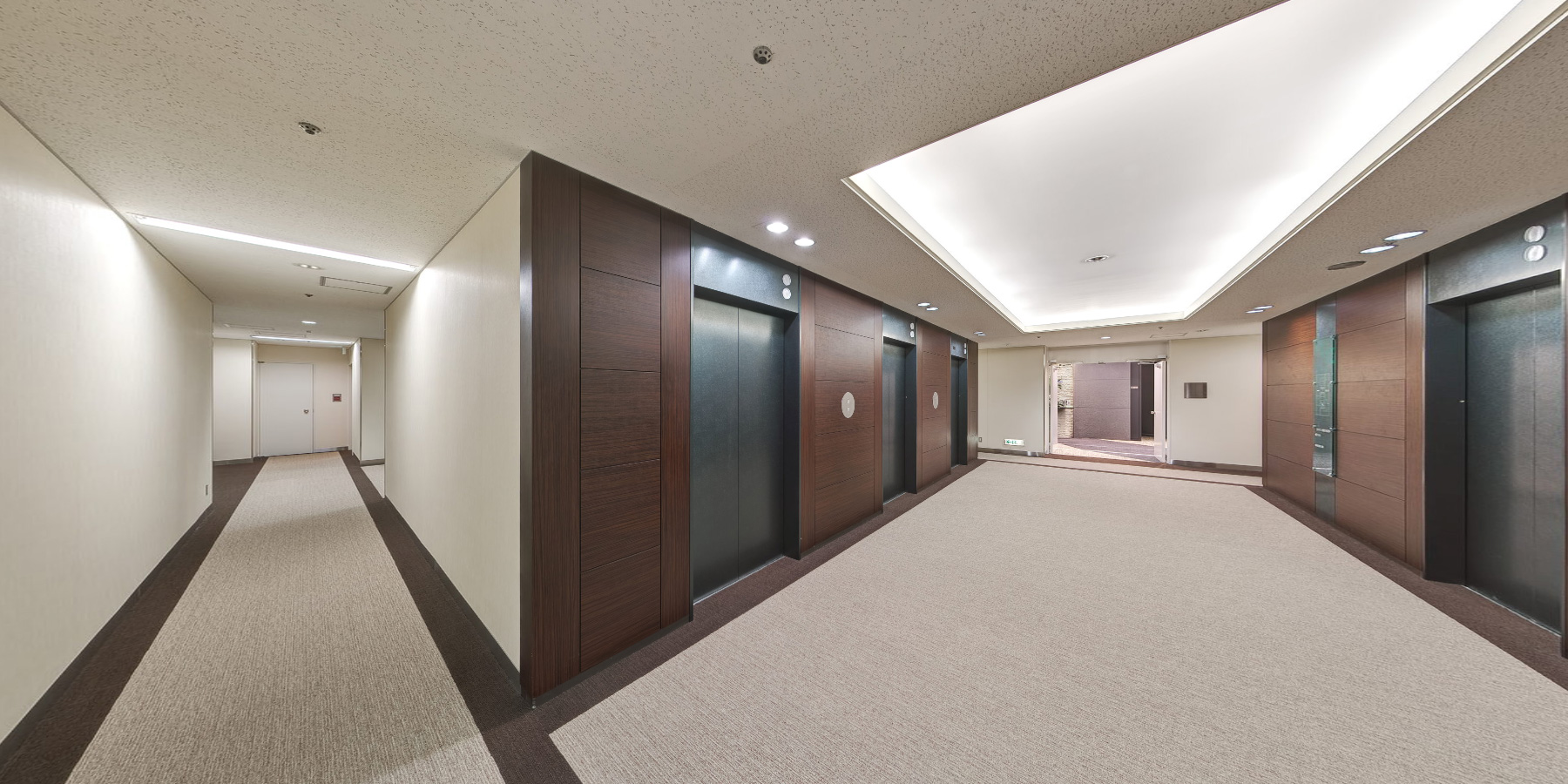 【芝パークビル】軍艦ビルの愛称で親しまれる芝公園のランドマーク｜BUILMILL(ビルミル)