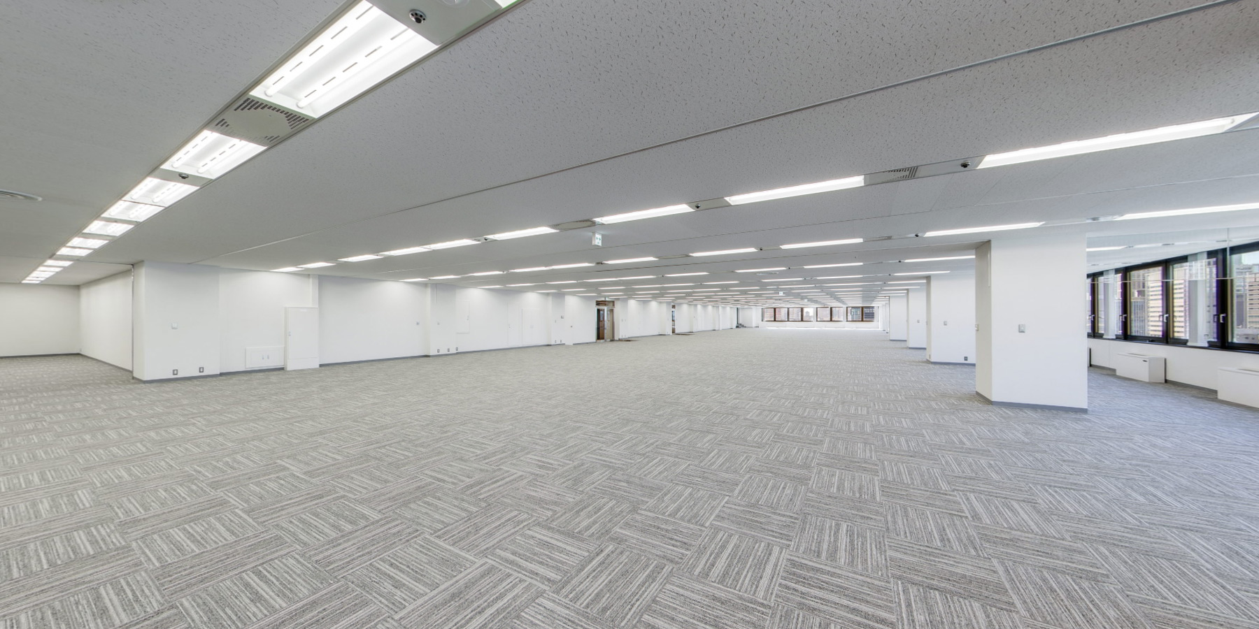 【芝パークビル】軍艦ビルの愛称で親しまれる芝公園のランドマーク｜BUILMILL(ビルミル)