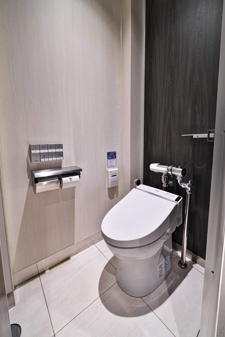 【芝パークビル】軍艦ビルの愛称で親しまれる芝公園のランドマーク｜BUILMILL(ビルミル)