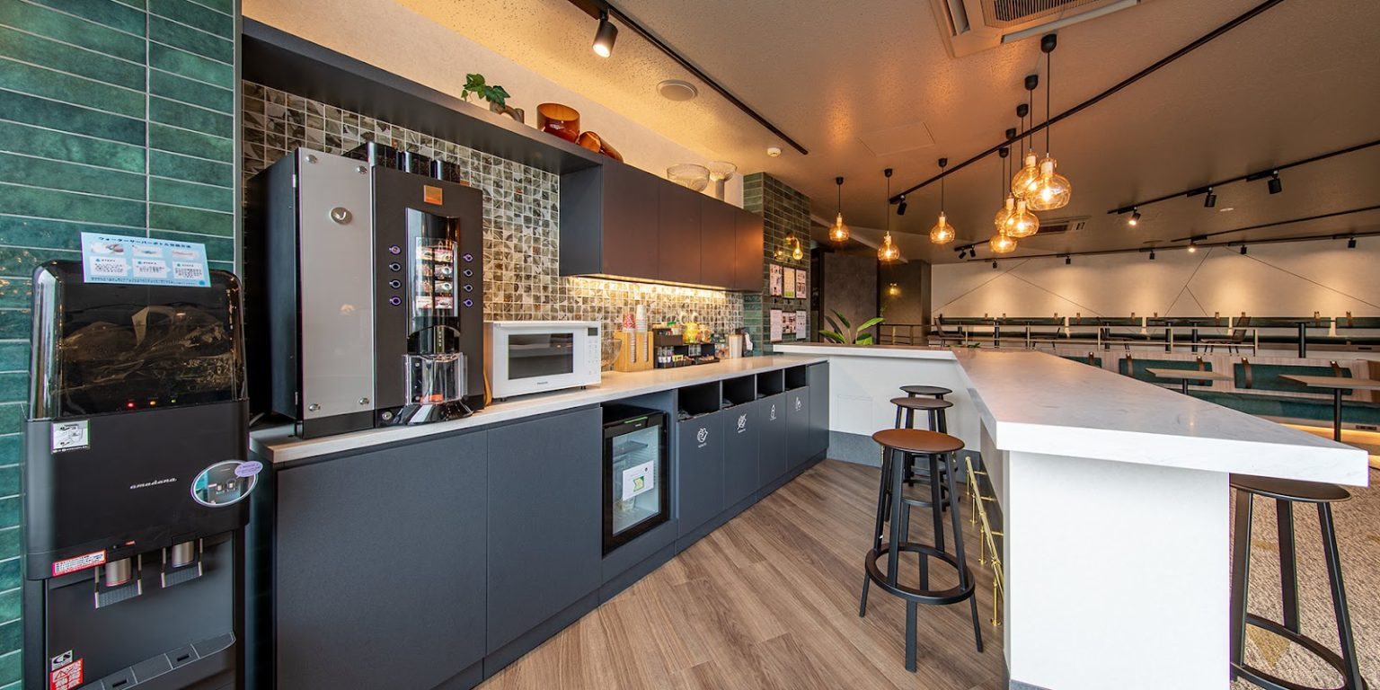 【SENQ（センク）青山並木通り】イチョウ並木に癒される！大都会の多機能オフィス｜BUILMILL(ビルミル)