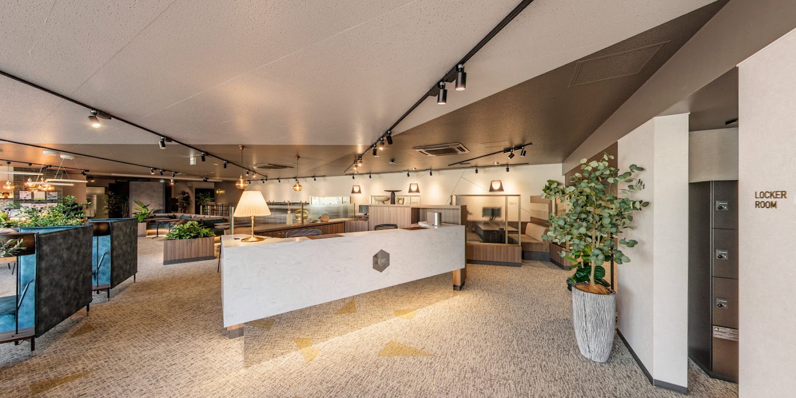 【SENQ（センク）青山並木通り】イチョウ並木に癒される！大都会の多機能オフィス｜BUILMILL(ビルミル)